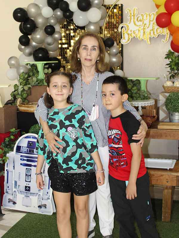 Les cantaron las mañanitas - Diario de Chiapas