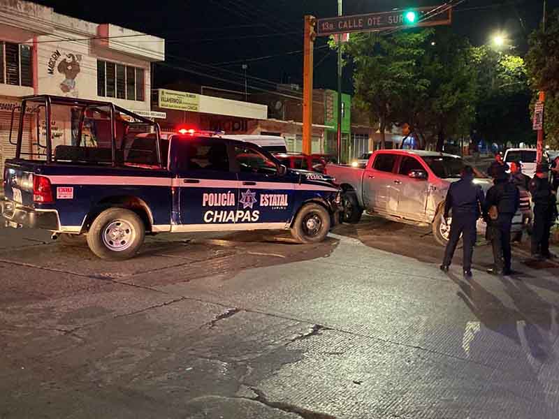 ¡Patrulla contra camioneta! - Diario de Chiapas