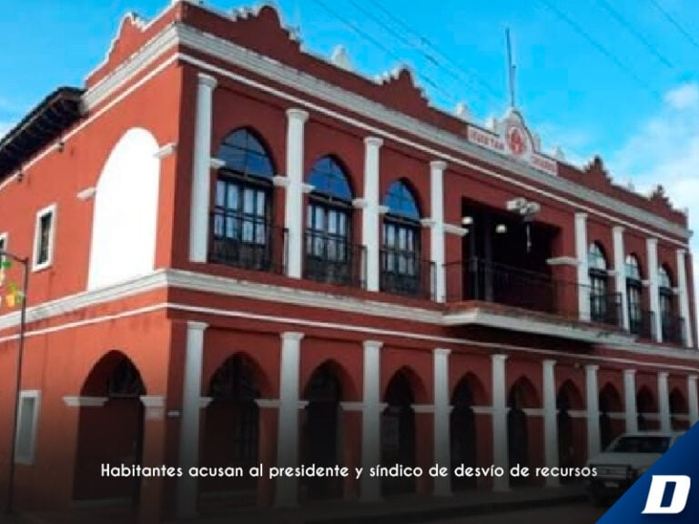 Retienen a funcionarios de Huixtán - Diario de Chiapas