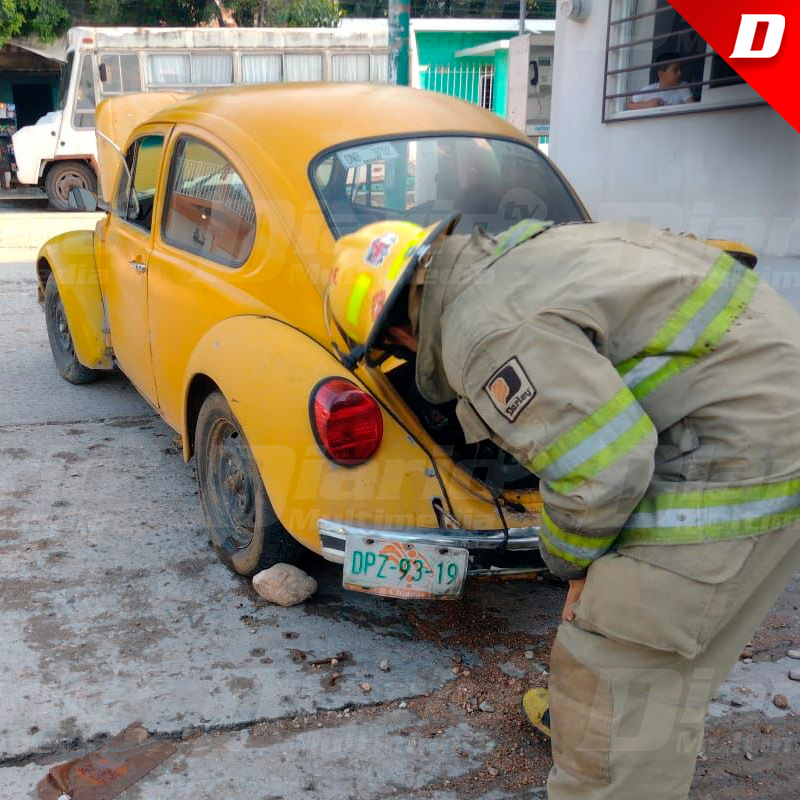 Se incendia vocho - Diario de Chiapas