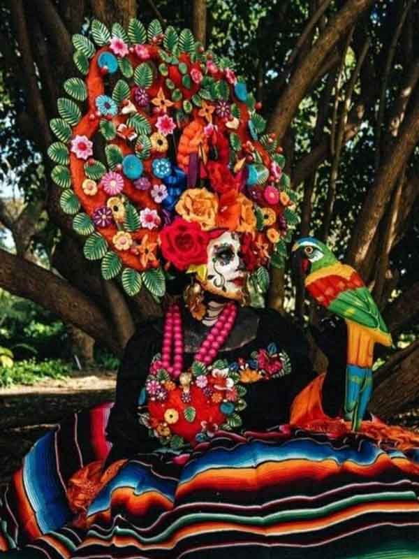 Coloridas catrinas y catrines - Diario de Chiapas