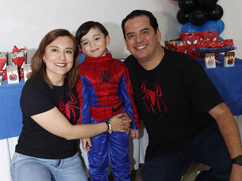 Festejó como “Spider-Man” - Diario de Chiapas
