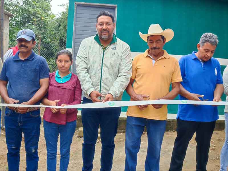 Se beneficia a ranchería - Diario de Chiapas