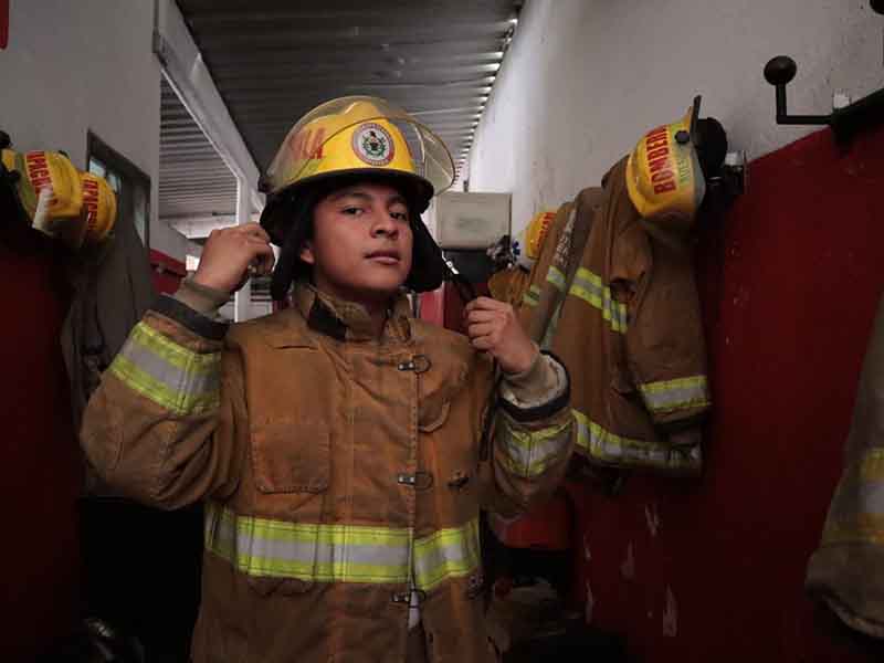 Bomberos, héroes al servicio de la comunidad - Diario de Chiapas