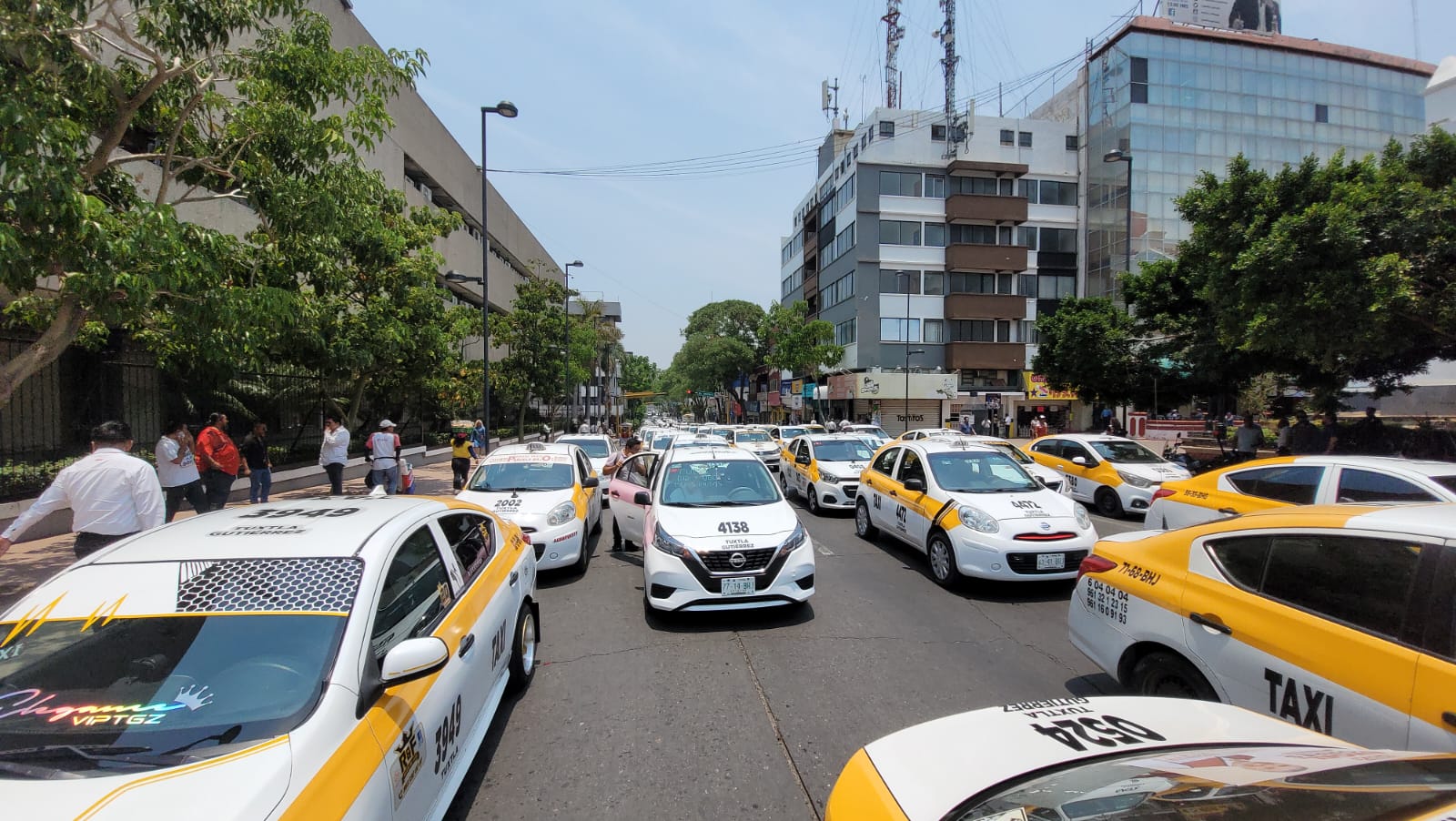 De nuevo marchan taxistas en Tuxtla - Diario de Chiapas