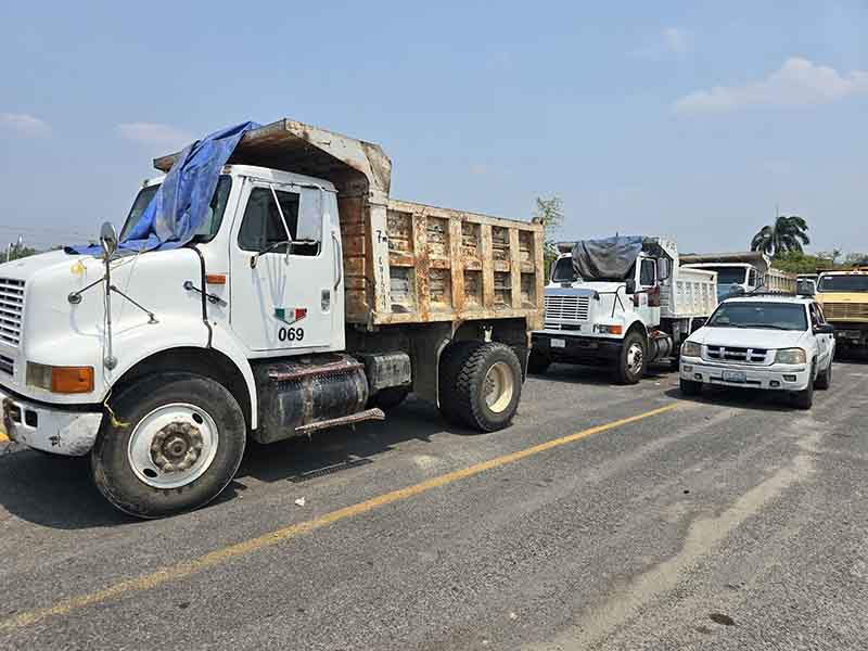 Sigue conflicto de volqueteros - Diario de Chiapas