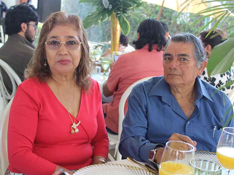 Recibe el bautizo - Diario de Chiapas