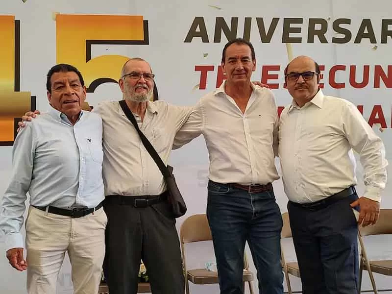 Prof. Javier Dávalos Miceli, honrado en el 45 aniversario del Sistema ...