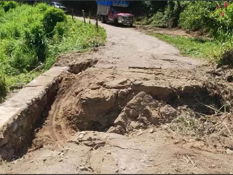 Lluvias dañan carreteras - Diario de Chiapas