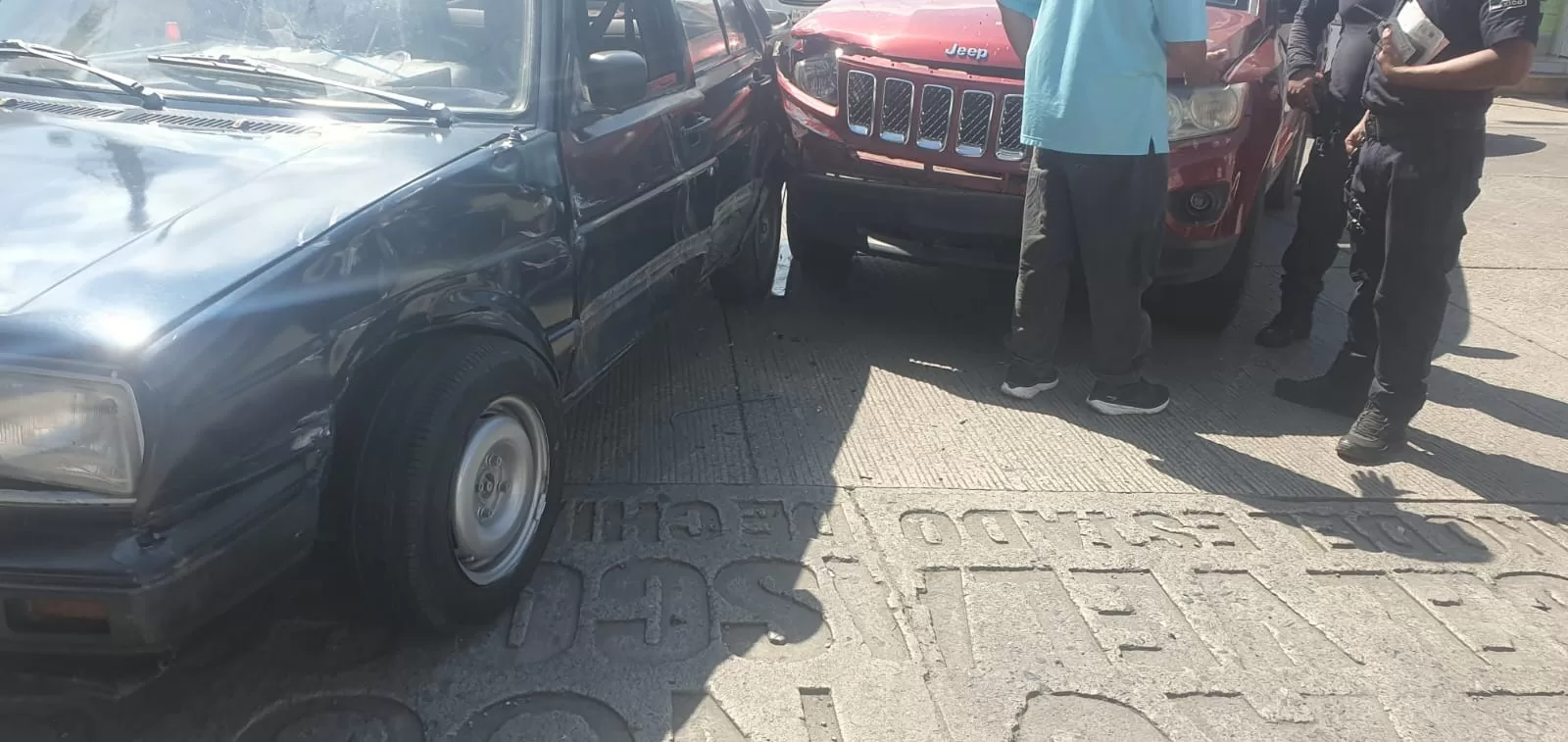 Choque entre Jeep y Jetta deja un menor y un adulto heridos en la 17ª ...