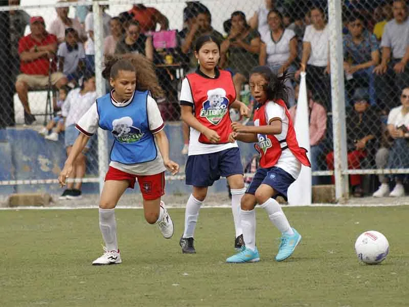 Todo listo para que ruede el balón - Diario de Chiapas