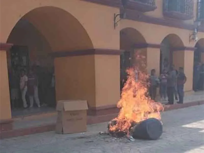 Protestan contra edil de Socoltenango - Diario de Chiapas