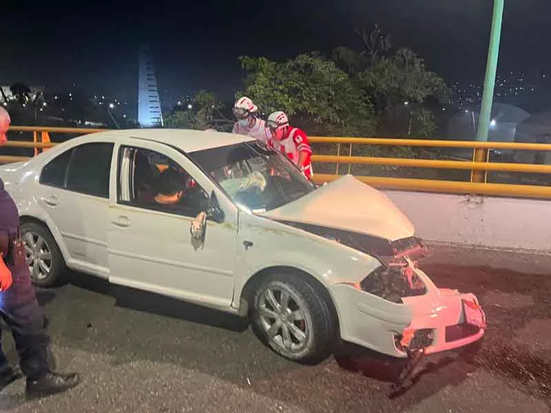 Brutal impacto en Tuxtla: Auto fantasma provoca fuerte accidente y deja ...